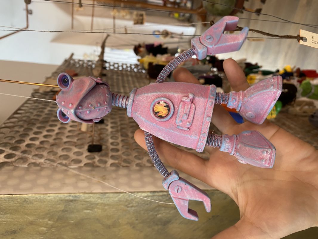 Pink Robot | Marionettes.cz